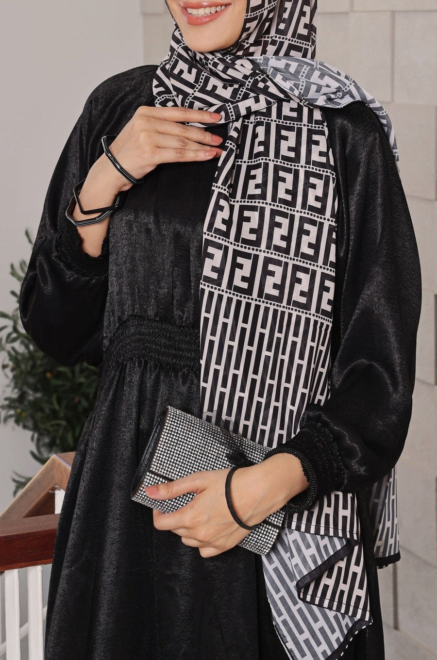 Abayas available online in Pakistan – TGM Basics – TGM BASIC